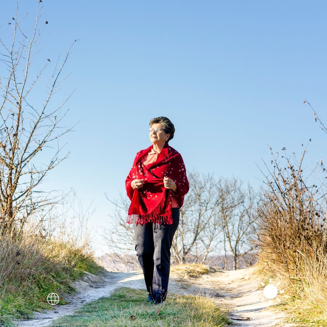 How much should I be standing and walking after knee replacement?